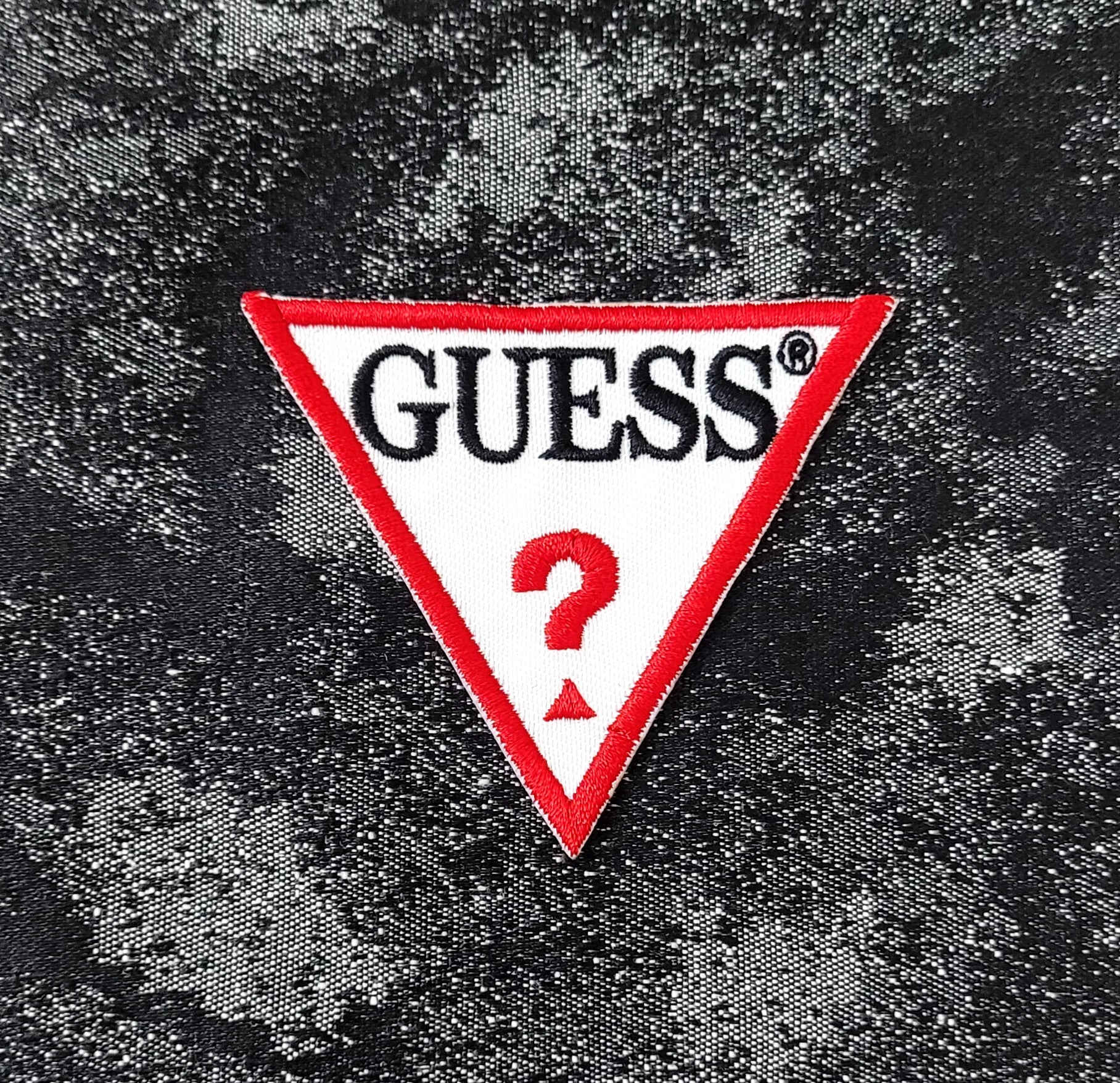 Patch Toppa Replica Brand Guess Ricamata Termoadesiva o da Cucire 7,5x
