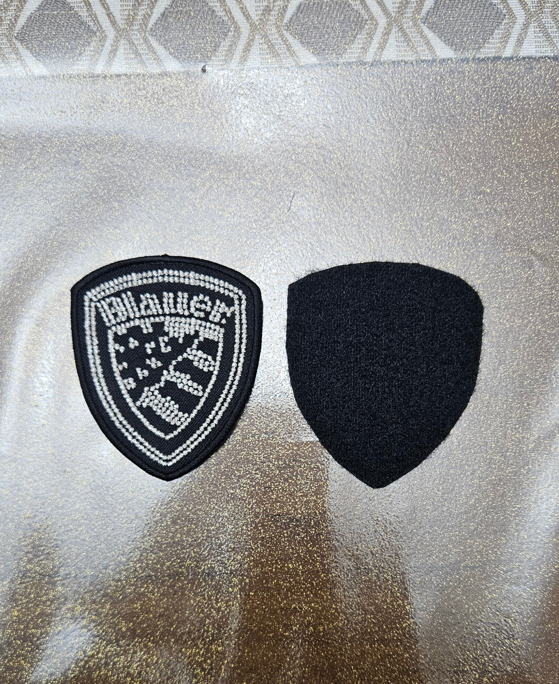 Patch Toppa Replica Blauer Effetto Brillantini Ricamata con Velcro M.e